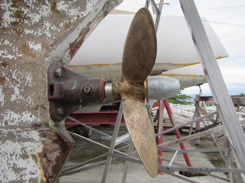 Propeller Install and Paint - Dove Free Spirit
