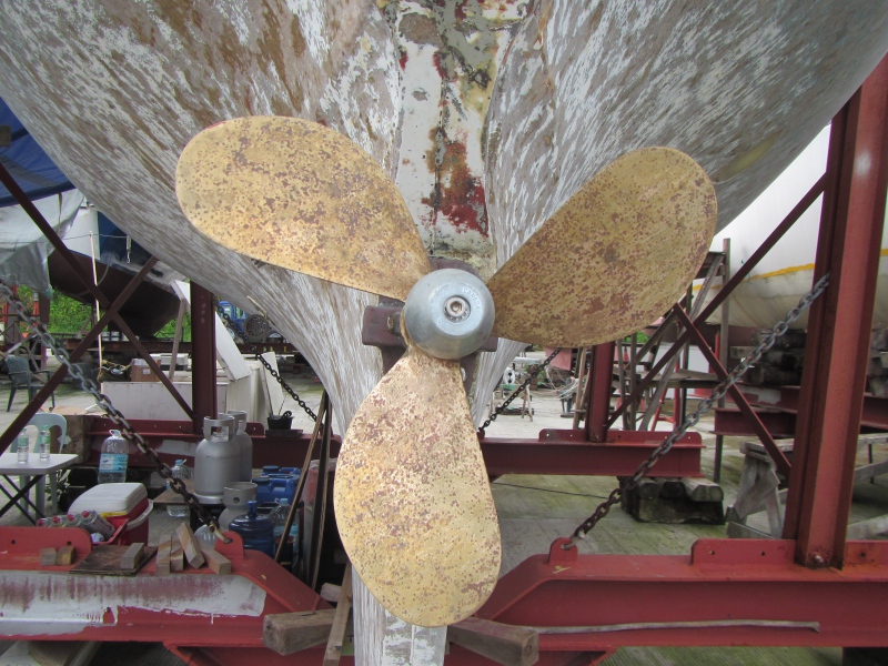 Propeller Install and Paint - Dove Free Spirit