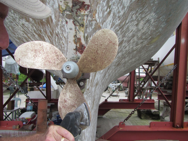 Propeller Install and Paint - Dove Free Spirit