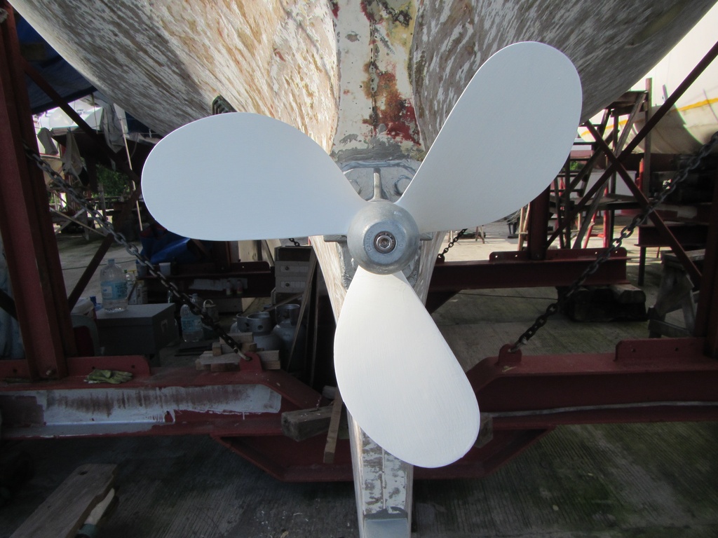Propeller Install and Paint - Dove Free Spirit